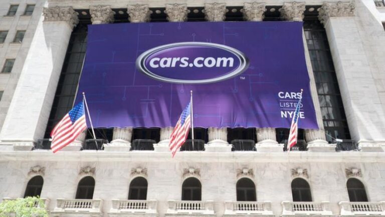 DealerClub opens a $10 billion wholesale market to Cars Commerce, CEO ...